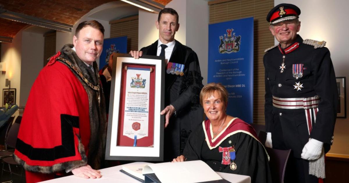 Receiving Freedom honour 'a genuinely humbling experience' - Photo 1 of ...