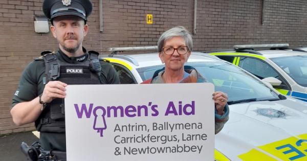 PSNI stand with Women's Aid for '16 Days of Action' - Photo 1 of 1 ...