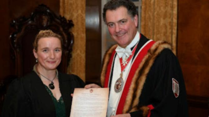 Farmer Jayne can now drive a flock of sheep across London Bridge ...